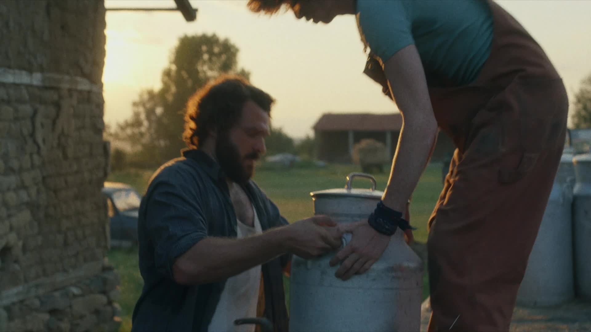 Le Milieu de l'horizon DVD - DVD Zone 2 - Delphine Lehéricey - Laetitia ...